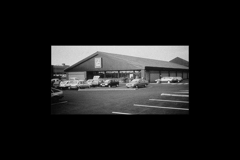 Aldi marks 35th UK birthday with a look at then and now | News | The Grocer